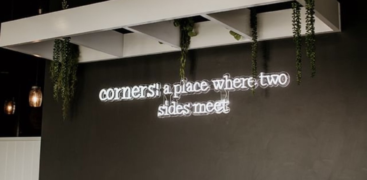 CUSTOM NEON® Restaurant Signs | Lighted Diner, Cafe & Fast Food Signs